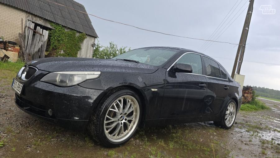 Melns BMW 530 2006 Šilutė, ar dzinēja tilpumu 3.00 L un nobraukumu 344 tūkst. km par 2800 €, foto 8 vietnē AUTOMOTO.COM.LV