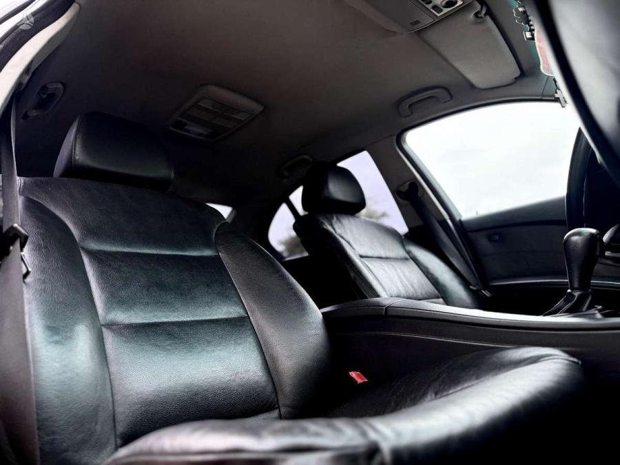 Black BMW 530 2006 in Kaunas, with an engine capacity of 2.99 L and mileage of 358 thousand km for 4000 €, photo 19 on AUTOMOTO.COM.LV