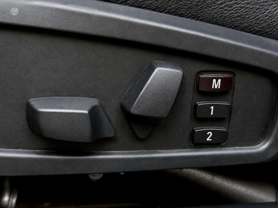 Black BMW 530 2006 in Kaunas, with an engine capacity of 2.99 L and mileage of 358 thousand km for 4000 €, photo 20 on AUTOMOTO.COM.LV