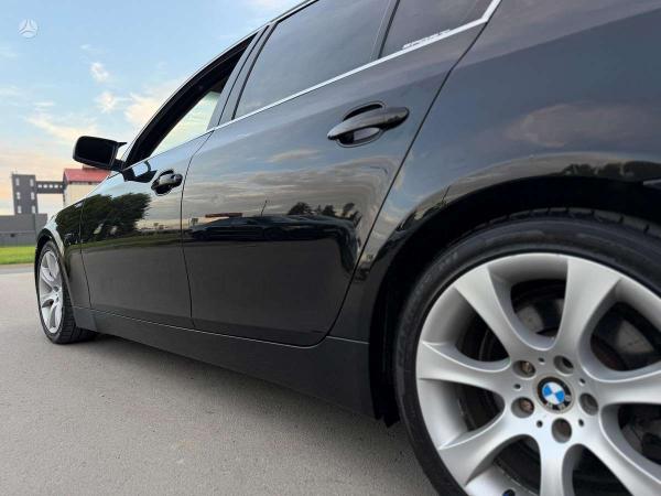 Melns BMW 530 2006 Kauņa, ar dzinēja tilpumu 3.00 L un nobraukumu 393 tūkst. km par 4000 €, foto 7 vietnē AUTOMOTO.COM.LV