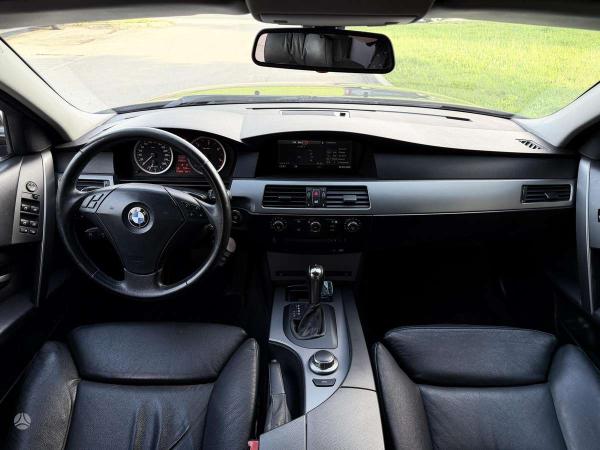 Black BMW 530 2006 in Kaunas, with an engine capacity of 2.49 L and mileage of 365 thousand km for 4250 €, photo 5 on AUTOMOTO.COM.LV