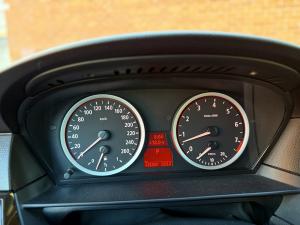 Melns BMW 530 2006 Tallina, ar dzinēja tilpumu 3.00 L un nobraukumu 439 tūkst. km par 6000 €, foto 11 vietnē AUTOMOTO.COM.LV