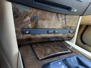 Melns BMW 530 2006 Tallina, ar dzinēja tilpumu 3.00 L un nobraukumu 439 tūkst. km par 6000 €, foto 12 vietnē AUTOMOTO.COM.LV