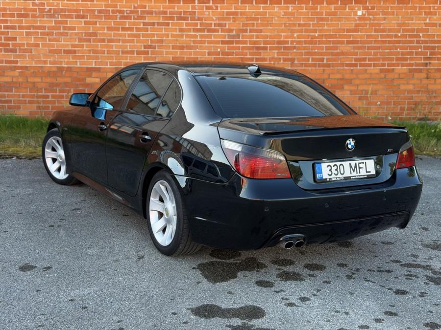 Melns BMW 530 2006 Tallina, ar dzinēja tilpumu 3.00 L un nobraukumu 439 tūkst. km par 6000 €, foto 21 vietnē AUTOMOTO.COM.LV