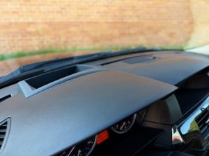 Melns BMW 530 2006 Tallina, ar dzinēja tilpumu 3.00 L un nobraukumu 439 tūkst. km par 6000 €, foto 25 vietnē AUTOMOTO.COM.LV
