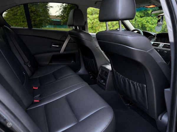 Melns BMW 530 2006 Kauņa, ar dzinēja tilpumu 2.99 L un nobraukumu 378 tūkst. km par 4000 €, foto 11 vietnē AUTOMOTO.COM.LV