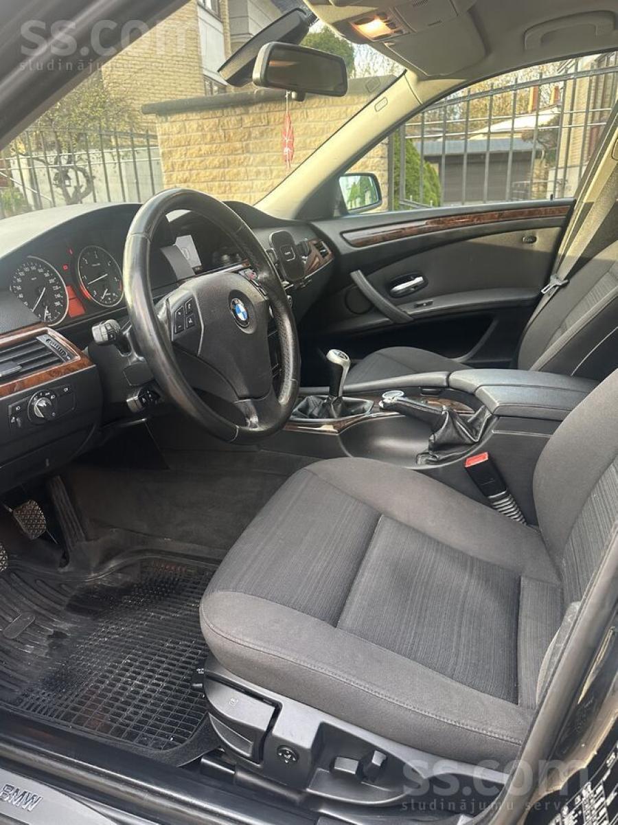 Melns BMW 530 2007 Liepāja, ar dzinēja tilpumu 3.00 L un nobraukumu 351 tūkst. km par 3700 €, foto 5 vietnē AUTOMOTO.COM.LV