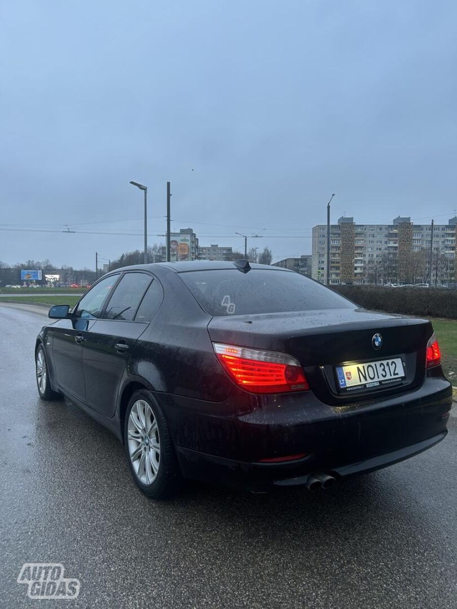 Black BMW 530 2007 in Kaunas, with an engine capacity of 3.00 L and mileage of 400 thousand km for 3900 €, photo 1 on AUTOMOTO.COM.LV