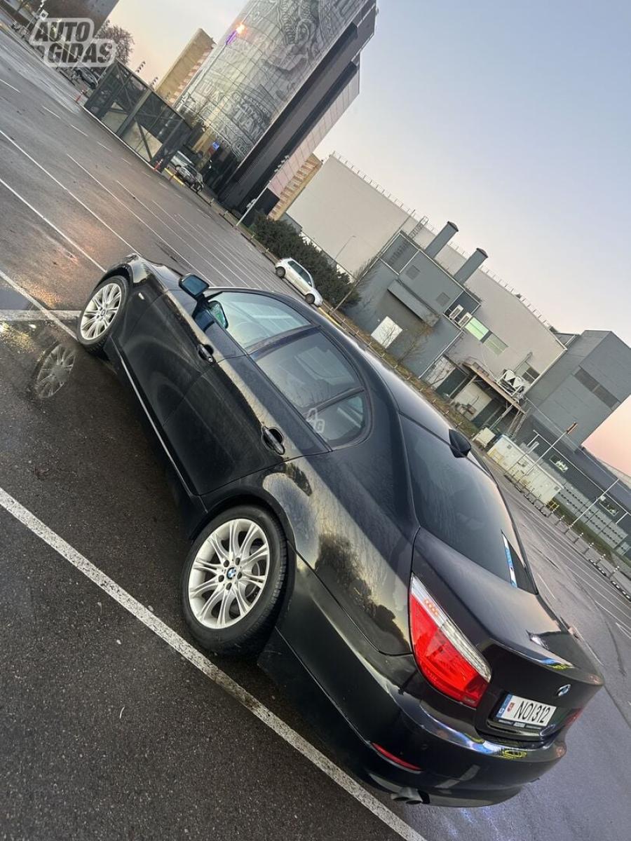 Black BMW 530 2007 in Kaunas, with an engine capacity of 3.00 L and mileage of 400 thousand km for 3900 €, photo 4 on AUTOMOTO.COM.LV
