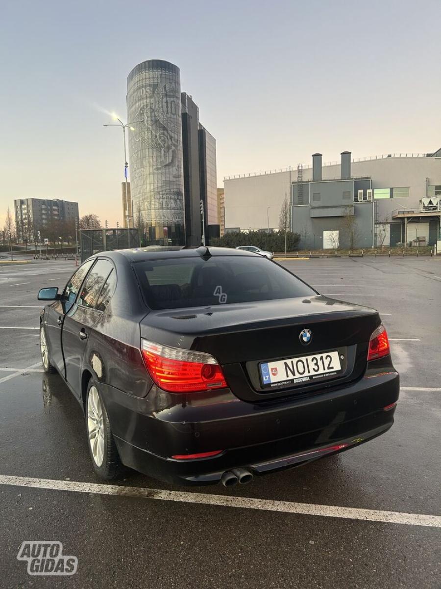 Black BMW 530 2007 in Kaunas, with an engine capacity of 3.00 L and mileage of 400 thousand km for 3900 €, photo 5 on AUTOMOTO.COM.LV