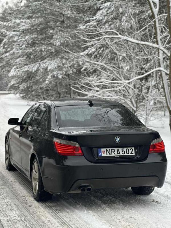 Melns BMW 530 2007 Viļņa, ar dzinēja tilpumu 2.99 L un nobraukumu 300 tūkst. km par 5700 €, foto 5 vietnē AUTOMOTO.COM.LV