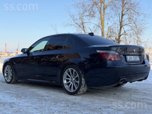 Black BMW 530 2007 in Riga, with an engine capacity of 3.00 L and mileage of 334 thousand km for 8500 €, photo 4 on AUTOMOTO.COM.LV