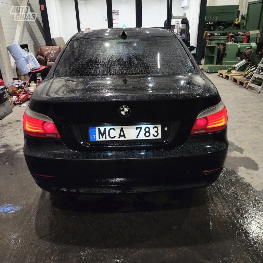 Black BMW 530 2007 in Klaipeda, with an engine capacity of 3.00 L and mileage of 365 thousand km for 5399 €, photo 8 on AUTOMOTO.COM.LV