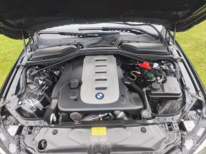 Melns BMW 530 2007 Kretinga, ar dzinēja tilpumu 3.00 L un nobraukumu 337 tūkst. km par 5900 €, foto 9 vietnē AUTOMOTO.COM.LV