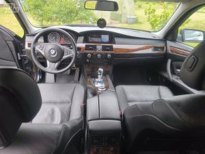 Melns BMW 530 2007 Kretinga, ar dzinēja tilpumu 3.00 L un nobraukumu 337 tūkst. km par 5900 €, foto 10 vietnē AUTOMOTO.COM.LV