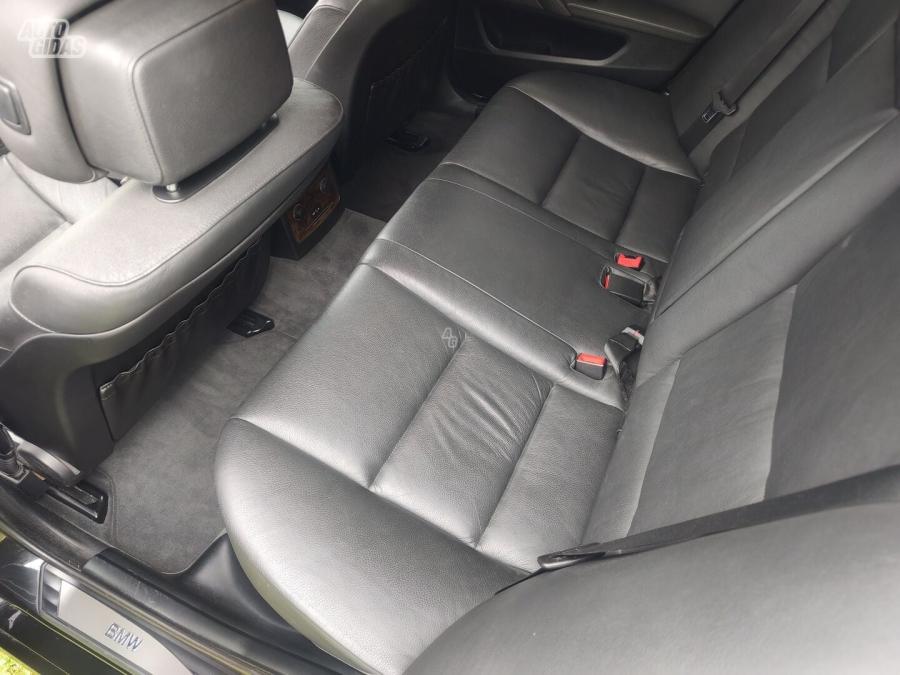 Melns BMW 530 2007 Kretinga, ar dzinēja tilpumu 3.00 L un nobraukumu 337 tūkst. km par 5900 €, foto 12 vietnē AUTOMOTO.COM.LV