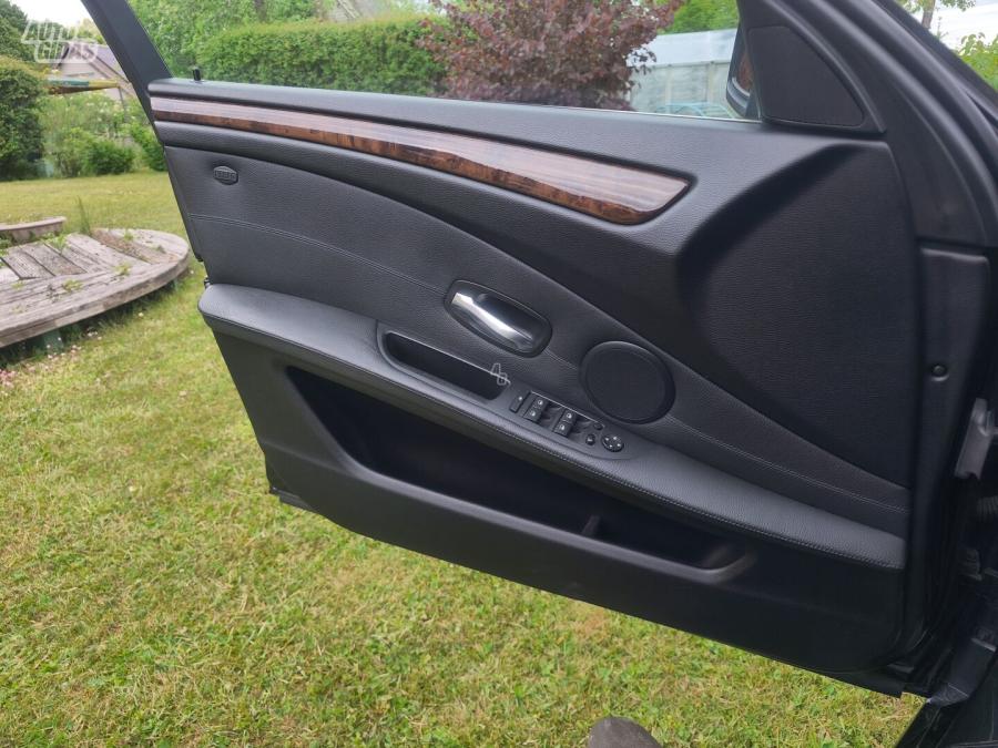 Melns BMW 530 2007 Kretinga, ar dzinēja tilpumu 3.00 L un nobraukumu 337 tūkst. km par 5900 €, foto 14 vietnē AUTOMOTO.COM.LV