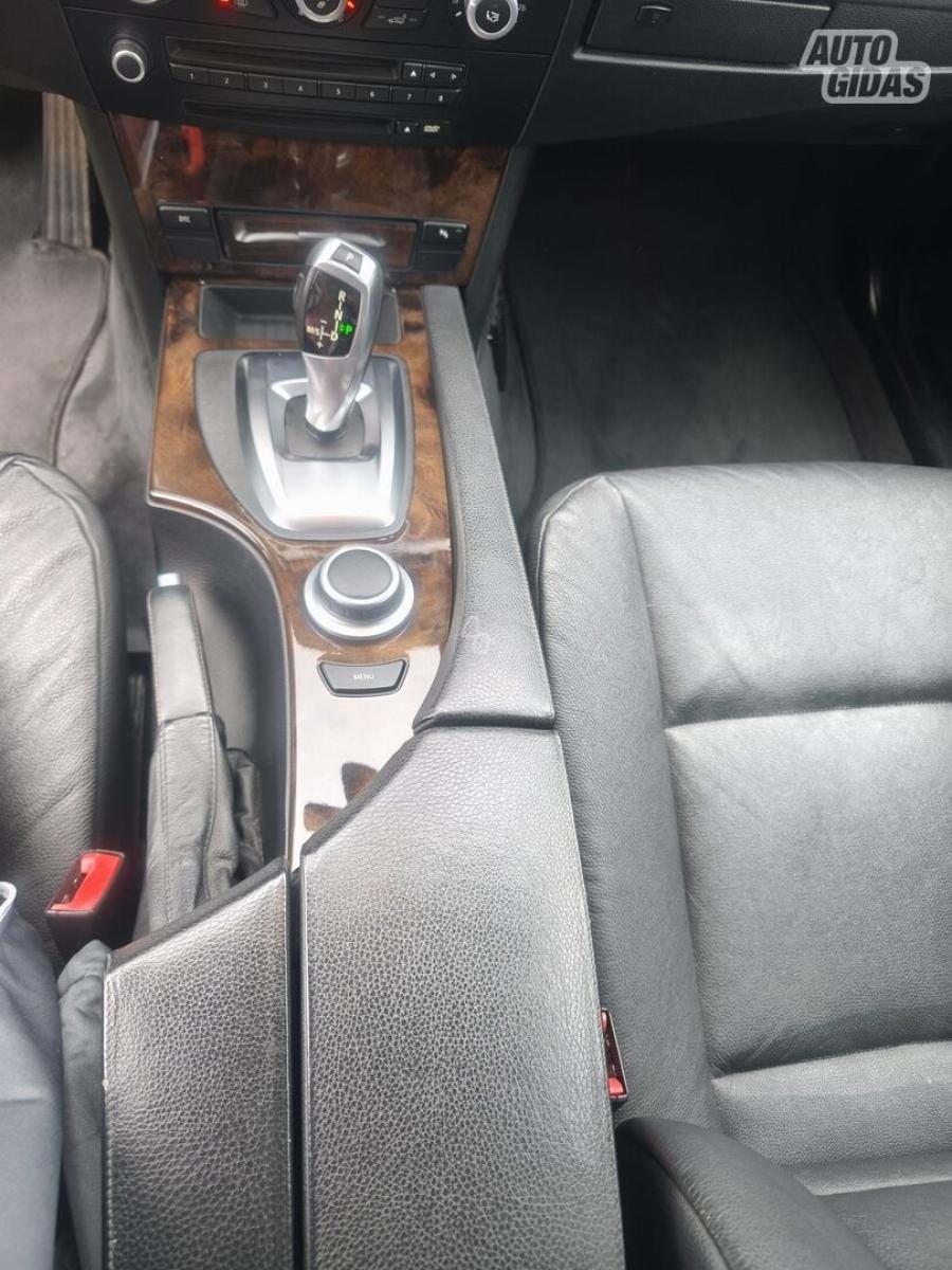 Melns BMW 530 2007 Kretinga, ar dzinēja tilpumu 3.00 L un nobraukumu 337 tūkst. km par 5900 €, foto 16 vietnē AUTOMOTO.COM.LV