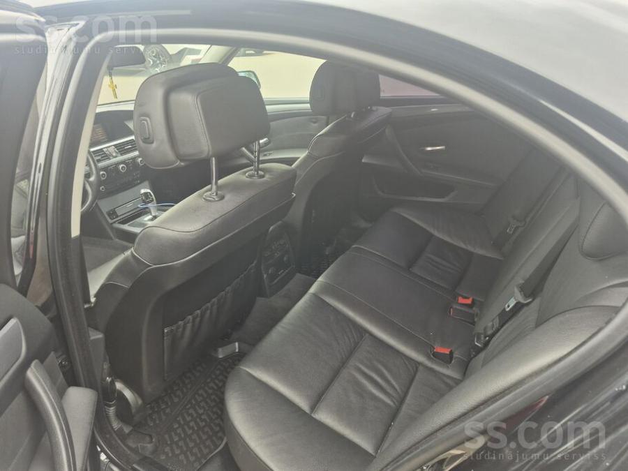Melns BMW 530 2007 Rīga, ar dzinēja tilpumu 3.00 L un nobraukumu 396 tūkst. km par 4900 €, foto 6 vietnē AUTOMOTO.COM.LV