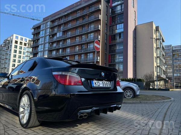 Black BMW 530 2007 in Riga, with an engine capacity of 3.00 L and mileage of 325 thousand km for 6490 €, photo 4 on AUTOMOTO.COM.LV
