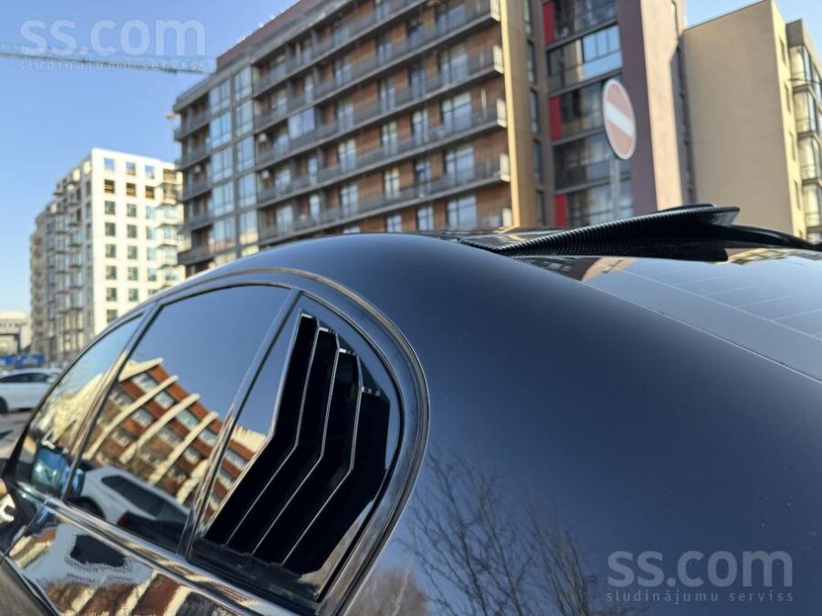 Black BMW 530 2007 in Riga, with an engine capacity of 3.00 L and mileage of 325 thousand km for 6490 €, photo 8 on AUTOMOTO.COM.LV