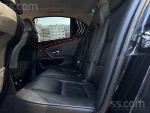 Black BMW 530 2007 in Riga, with an engine capacity of 3.00 L and mileage of 325 thousand km for 6490 €, photo 12 on AUTOMOTO.COM.LV