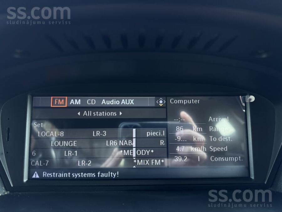 Black BMW 530 2007 in Riga, with an engine capacity of 3.00 L and mileage of 325 thousand km for 6490 €, photo 19 on AUTOMOTO.COM.LV