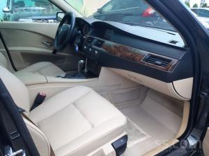Melns BMW 530 2007 Daugavpils, ar dzinēja tilpumu 3.00 L un nobraukumu 0 tūkst. km par 6550 €, foto 23 vietnē AUTOMOTO.COM.LV
