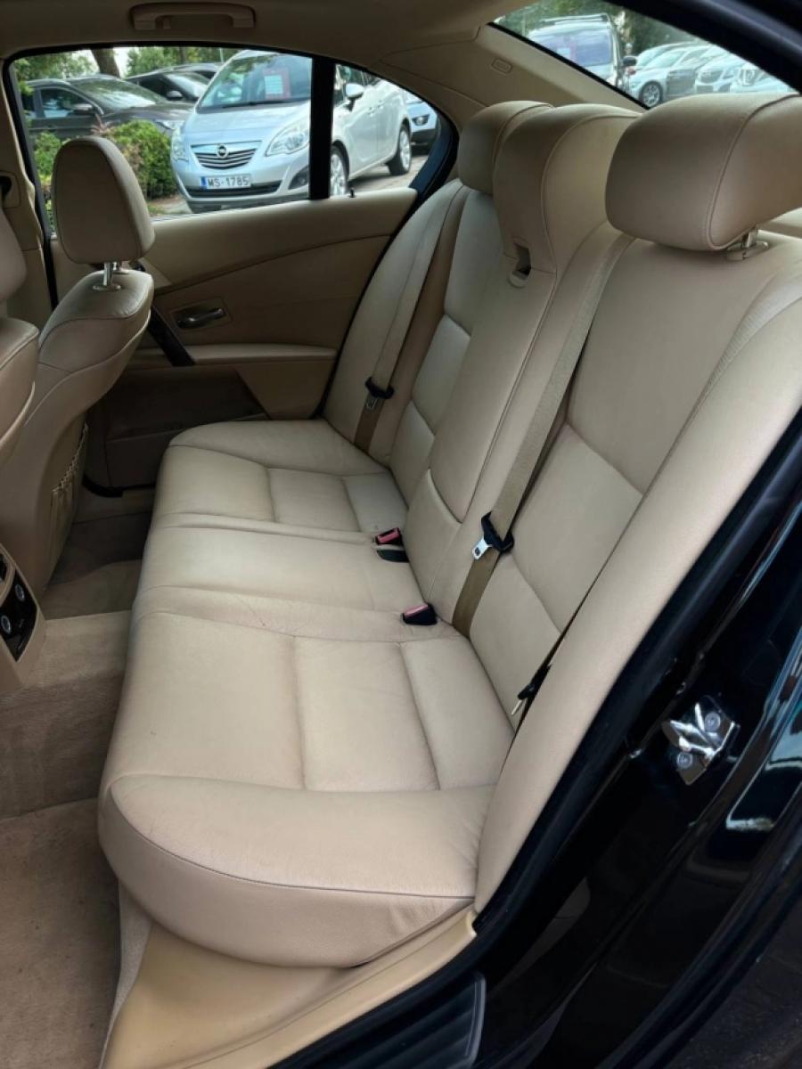 Melns BMW 530 2007 Rīga, ar dzinēja tilpumu 3.00 L un nobraukumu 237 tūkst. km par 6599 €, foto 17 vietnē AUTOMOTO.COM.LV