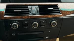 Melns BMW 530 2007 Rīga, ar dzinēja tilpumu 3.00 L un nobraukumu 237 tūkst. km par 6599 €, foto 18 vietnē AUTOMOTO.COM.LV