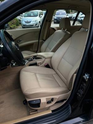 Melns BMW 530 2007 Rīga, ar dzinēja tilpumu 3.00 L un nobraukumu 237 tūkst. km par 6599 €, foto 19 vietnē AUTOMOTO.COM.LV