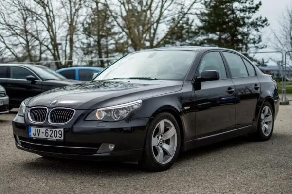 Melns BMW 530 2007 Liepāja, ar dzinēja tilpumu 3.00 L un nobraukumu 258 tūkst. km par 6500 €, foto 1 vietnē AUTOMOTO.COM.LV