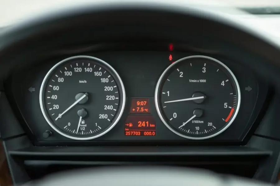 Черный БМВ 530 2007 в Лиепая, объемом двигателя 3.00 л и пробегом 258 тыс. км за 6500 €, фото 14 на AUTOMOTO.COM.LV