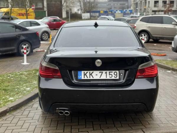 Black BMW 530 2007 in Riga, with an engine capacity of 3.00 L and mileage of 359 thousand km for 5990 €, photo 4 on AUTOMOTO.COM.LV
