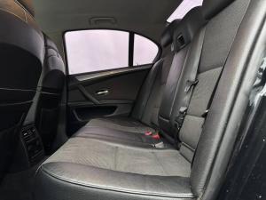 Melns BMW 530 2007 Rīga, ar dzinēja tilpumu 3.00 L un nobraukumu 359 tūkst. km par 5990 €, foto 7 vietnē AUTOMOTO.COM.LV