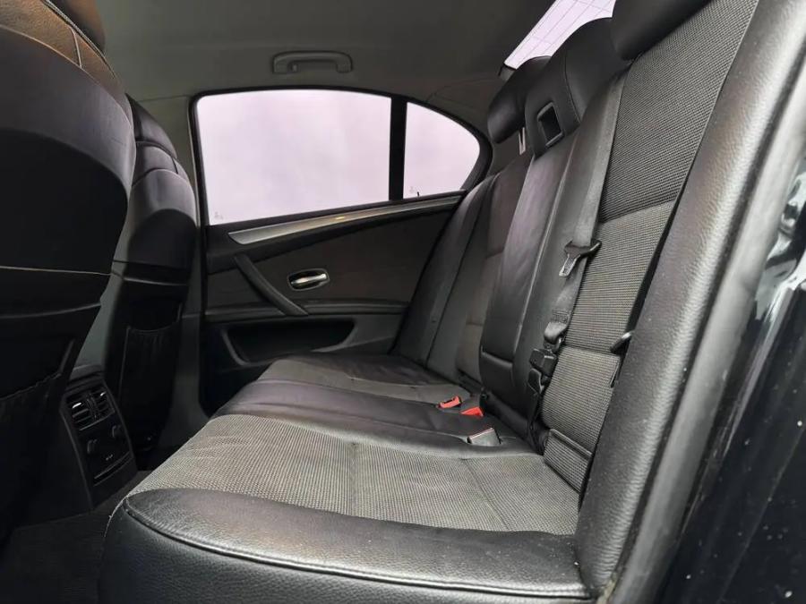 Melns BMW 530 2007 Rīga, ar dzinēja tilpumu 3.00 L un nobraukumu 359 tūkst. km par 5990 €, foto 7 vietnē AUTOMOTO.COM.LV