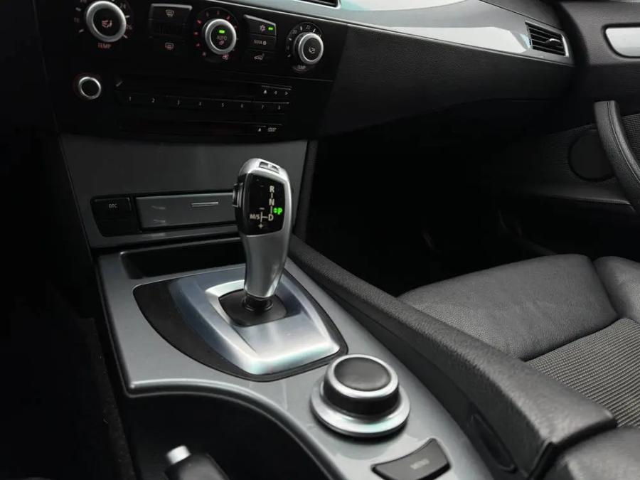 Melns BMW 530 2007 Rīga, ar dzinēja tilpumu 3.00 L un nobraukumu 359 tūkst. km par 5990 €, foto 18 vietnē AUTOMOTO.COM.LV