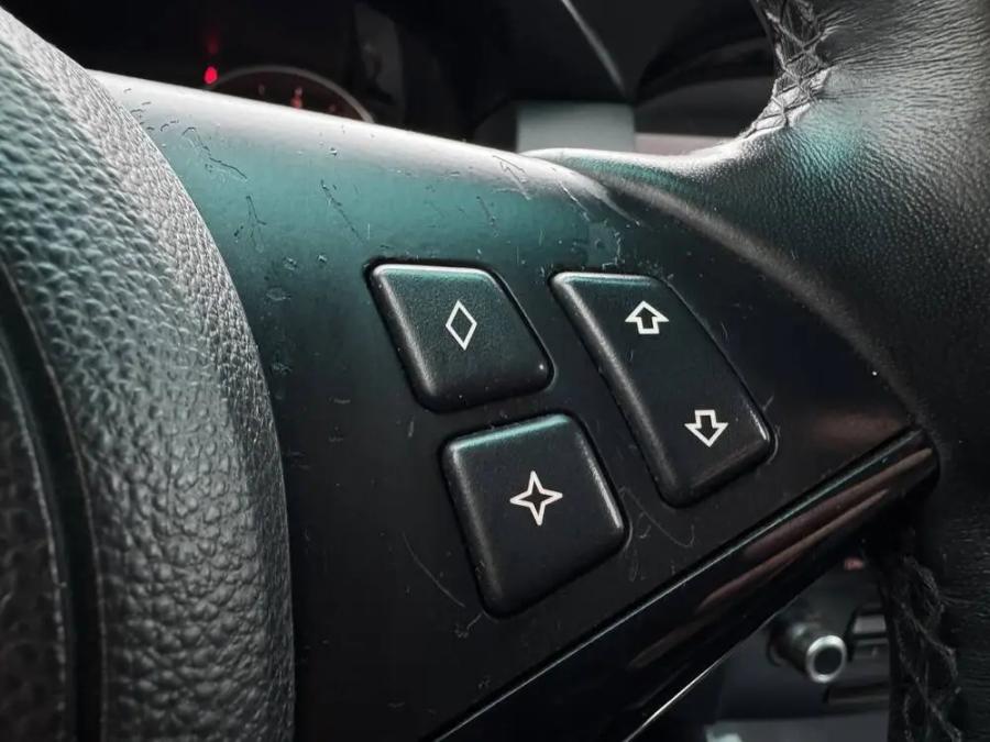 Melns BMW 530 2007 Rīga, ar dzinēja tilpumu 3.00 L un nobraukumu 359 tūkst. km par 5990 €, foto 22 vietnē AUTOMOTO.COM.LV