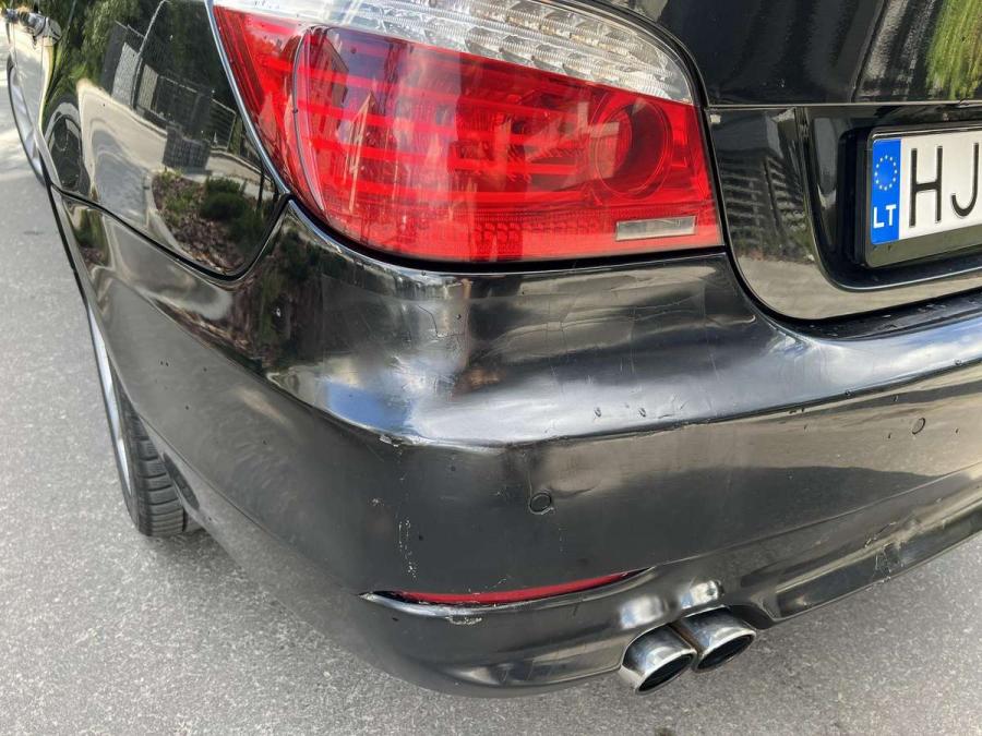 Black BMW 530 2007 in Vilnius, with an engine capacity of 2.99 L and mileage of 343 thousand km for 4600 €, photo 8 on AUTOMOTO.COM.LV