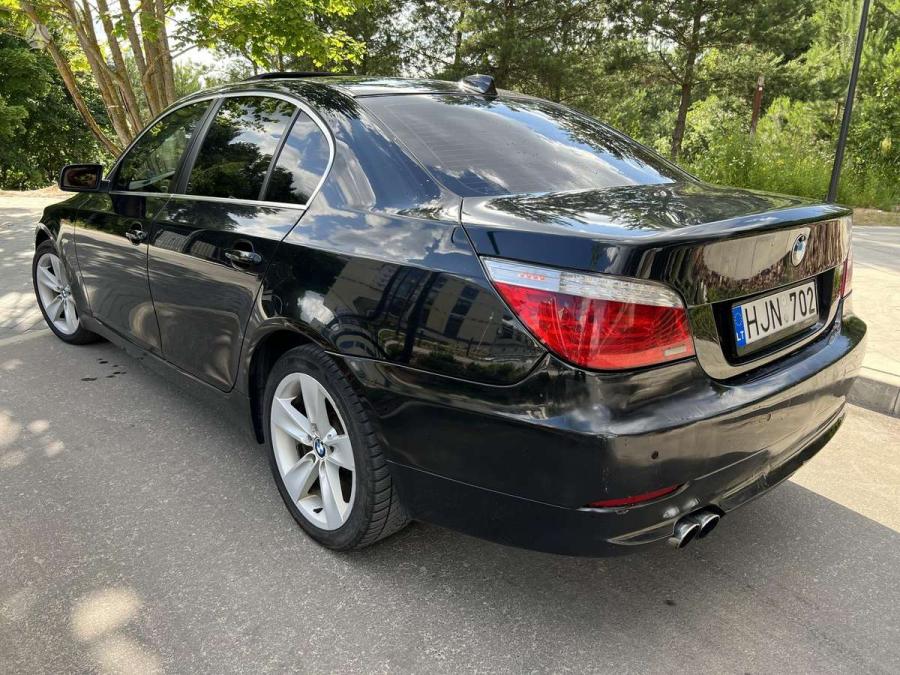 Black BMW 530 2007 in Vilnius, with an engine capacity of 2.99 L and mileage of 343 thousand km for 4600 €, photo 9 on AUTOMOTO.COM.LV