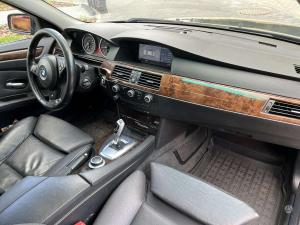 Black BMW 530 2007 in Vilnius, with an engine capacity of 2.99 L and mileage of 343 thousand km for 4600 €, photo 14 on AUTOMOTO.COM.LV