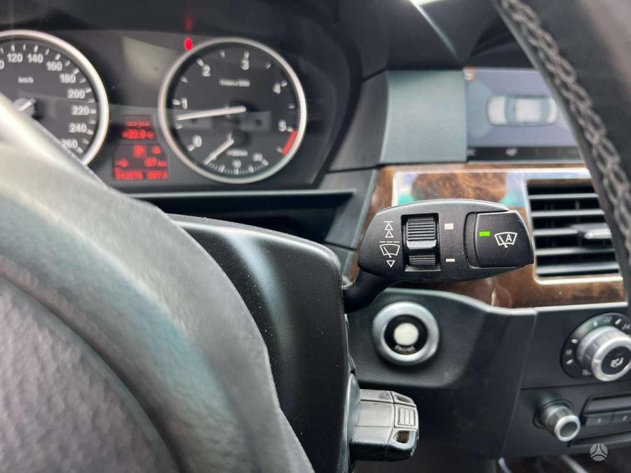 Black BMW 530 2007 in Vilnius, with an engine capacity of 2.99 L and mileage of 343 thousand km for 4600 €, photo 22 on AUTOMOTO.COM.LV