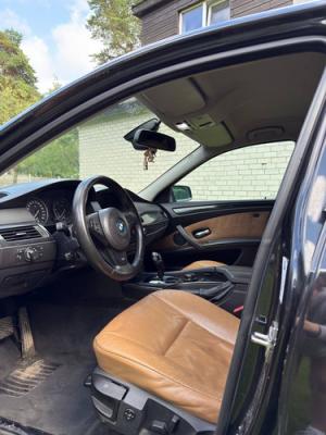 Black BMW 530 2007 in Tallinn, with an engine capacity of 3.00 L and mileage of 419 thousand km for 5500 €, photo 6 on AUTOMOTO.COM.LV