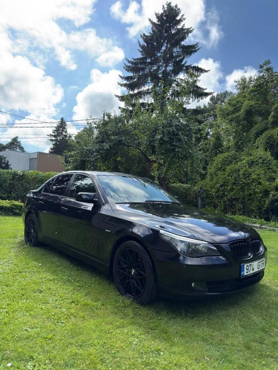 Black BMW 530 2007 in Tallinn, with an engine capacity of 3.00 L and mileage of 419 thousand km for 5500 €, photo 15 on AUTOMOTO.COM.LV