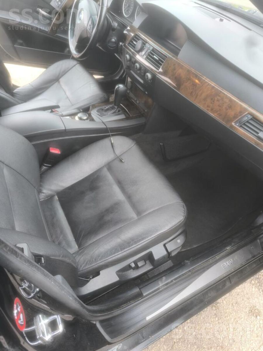 Black BMW 530 2007 in Riga, with an engine capacity of 3.00 L and mileage of 300 thousand km for 4300 €, photo 7 on AUTOMOTO.COM.LV