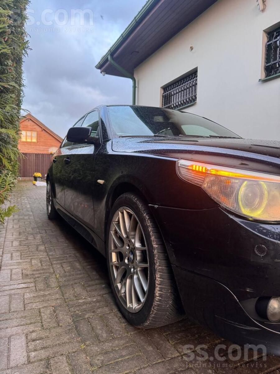 Black BMW 530 2007 in Riga, with an engine capacity of 3.00 L and mileage of 276 thousand km for 6000 €, photo 5 on AUTOMOTO.COM.LV