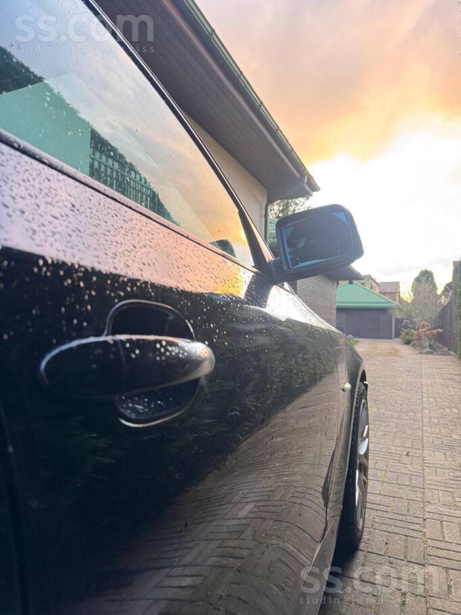 Black BMW 530 2007 in Riga, with an engine capacity of 3.00 L and mileage of 276 thousand km for 6000 €, photo 6 on AUTOMOTO.COM.LV