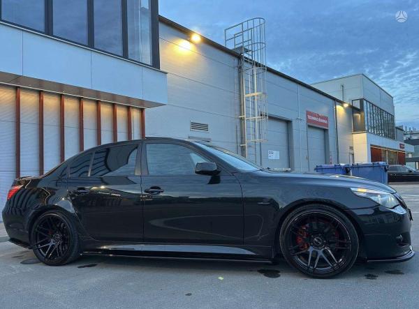 Melns BMW 530 2007 Viļņa, ar dzinēja tilpumu 2.99 L un nobraukumu 280 tūkst. km par 8999 €, foto 8 vietnē AUTOMOTO.COM.LV