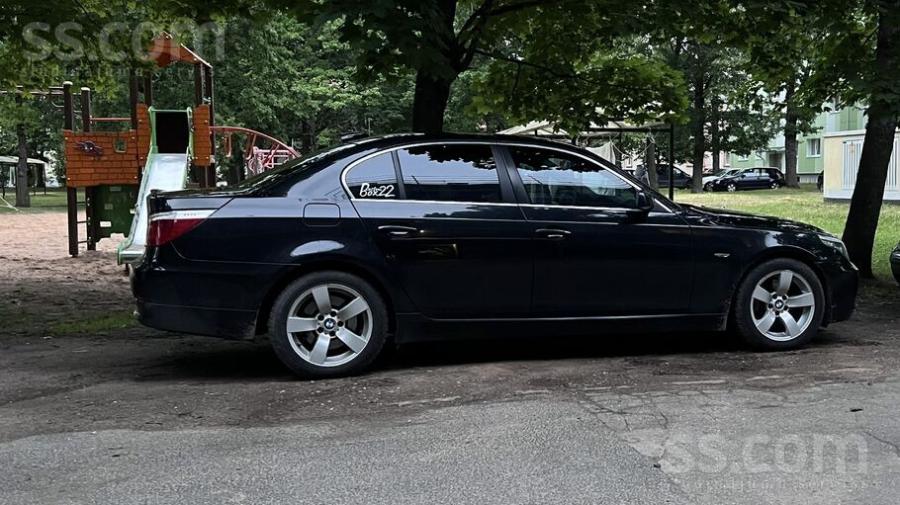 Black BMW 530 2008 in Riga, with an engine capacity of 3.00 L and mileage of 343 thousand km for 5500 €, photo 1 on AUTOMOTO.COM.LV