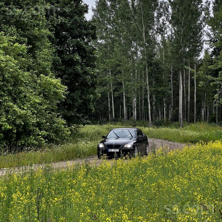Black BMW 530 2008 in Riga, with an engine capacity of 3.00 L and mileage of 343 thousand km for 5500 €, photo 6 on AUTOMOTO.COM.LV